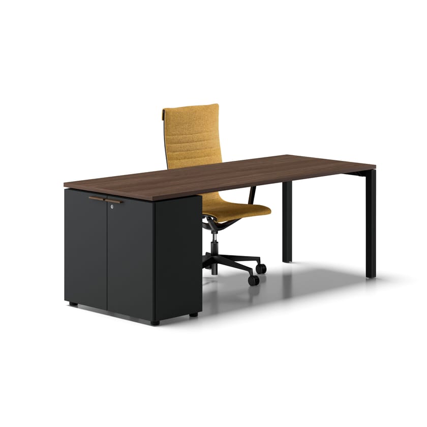 GATE Office desk with shelves By Bralco