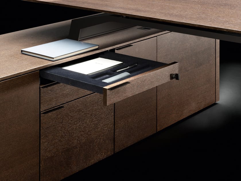 METAR Office desk with shelves with cable management By Bralco | design ...