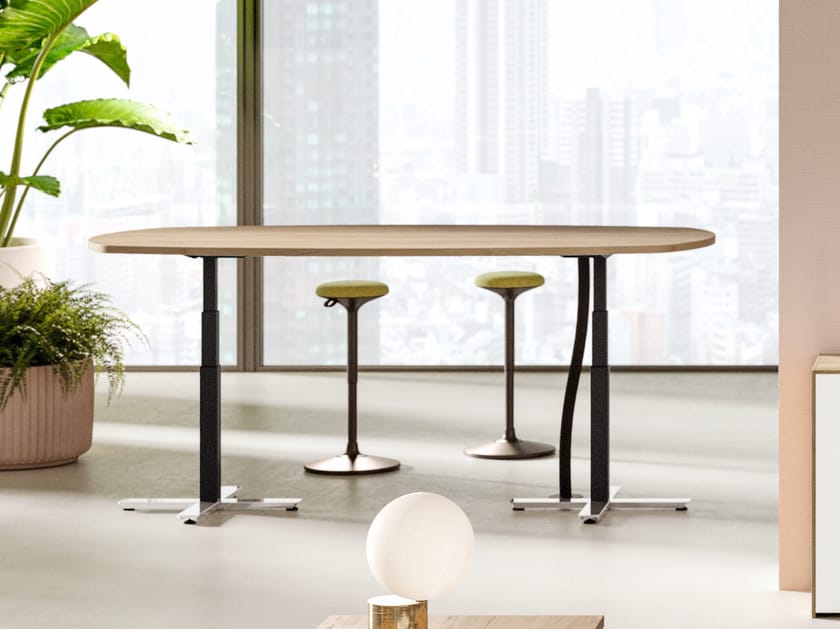 WINGLET Height-adjustable meeting table By Bralco