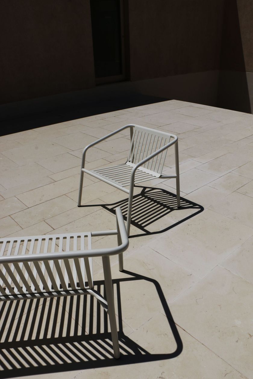 ERVA LOUNGE Low lounge chair By Branca Lisboa