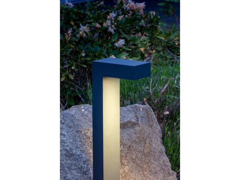 LATERN Bollard light By Brumberg