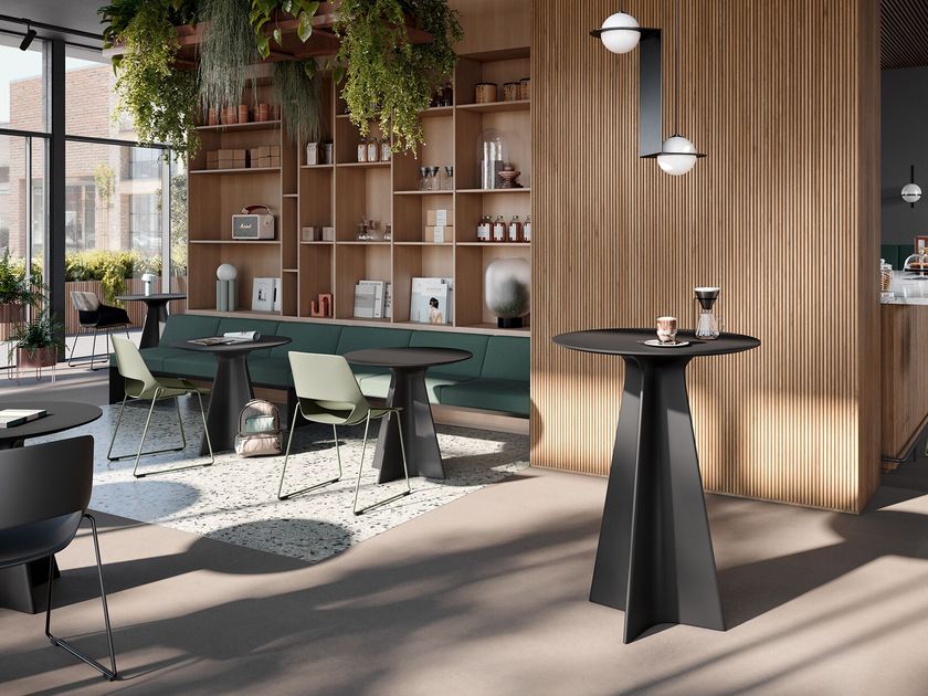 SCOOP Chair By Brunner