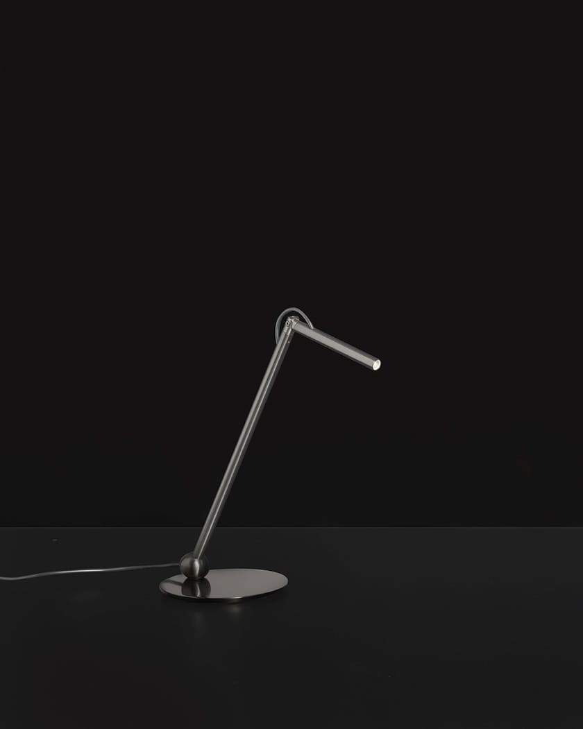 CALAMAIO desk lamp By Oluce