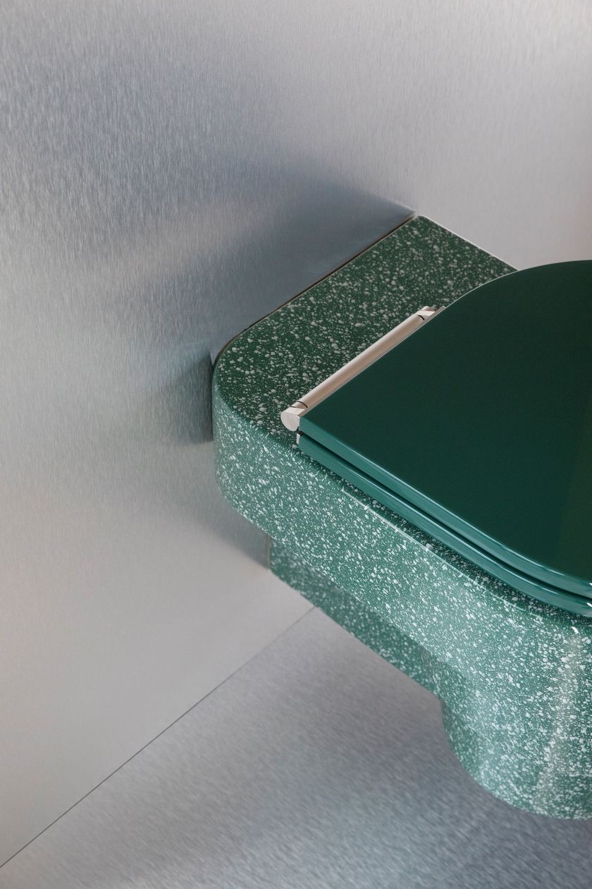 CALLIPYGE ÉCAILLÉ VERT WC suspendu en céramique By Trone