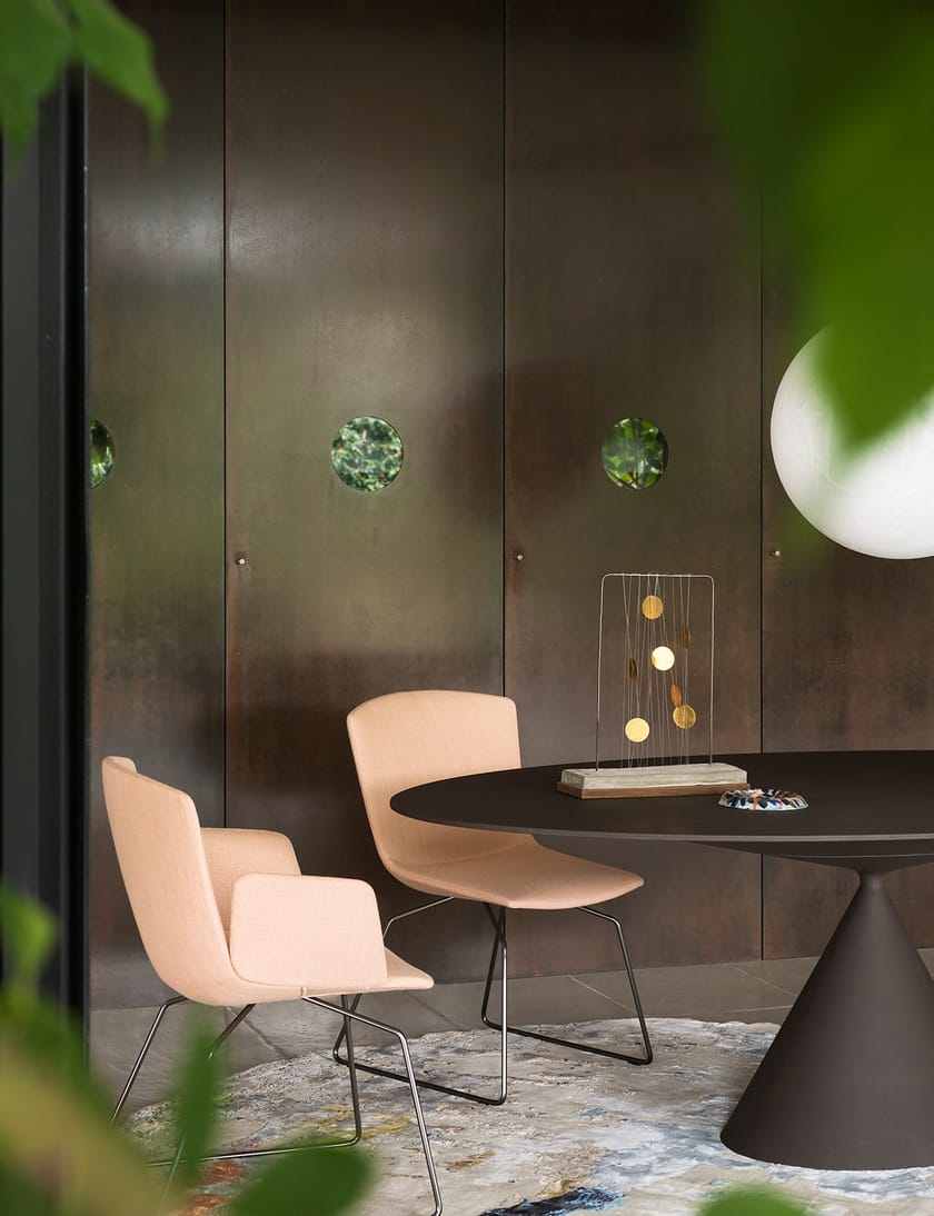 CALUM HOME | Sled base chair By Desalto design Simon Pengelly