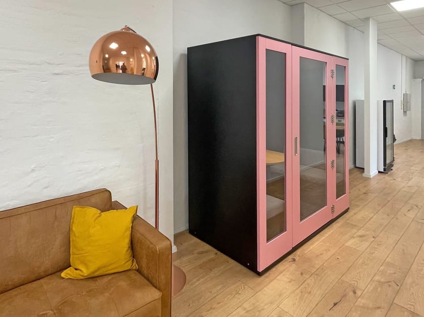 CAMDEN FOUR office booth By MEAVO