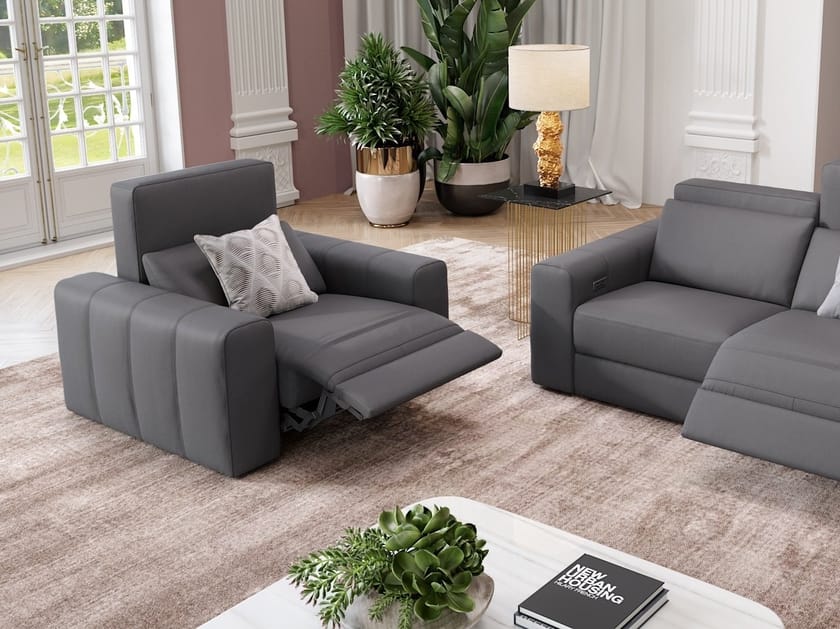 CAPRI | Leather armchair By Sofanella