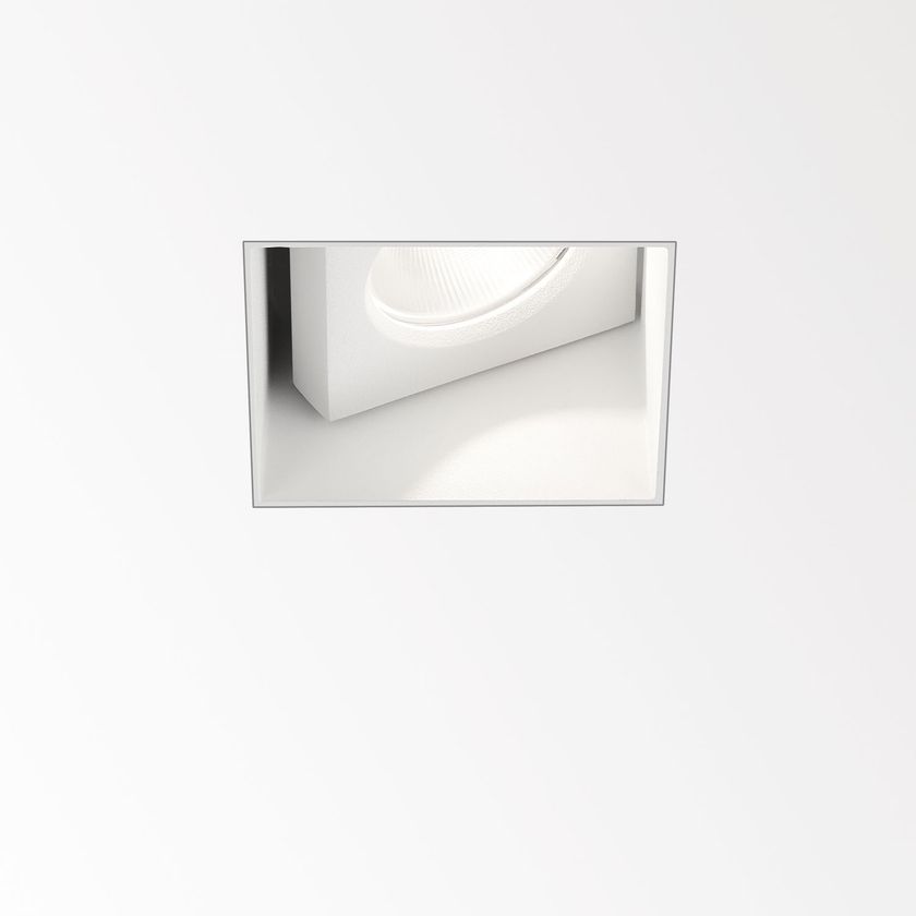 CARREE TRIMLESS OK Spot By Delta Light