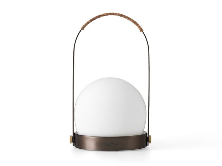 CARRIE TABLE LAMP Lámpara de mesa LED con carga USB con dimmer By MENU ...