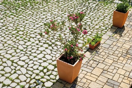 Massello autobloccante carrabile e drenante in calcestruzzo CARVEDSTONE ...