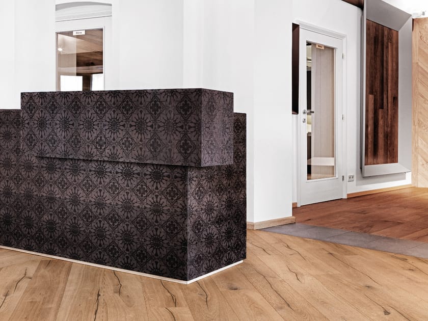 CARVING NANA - BRUSHED/WHITE Revestimento de pisos/paredes de faia By mafi