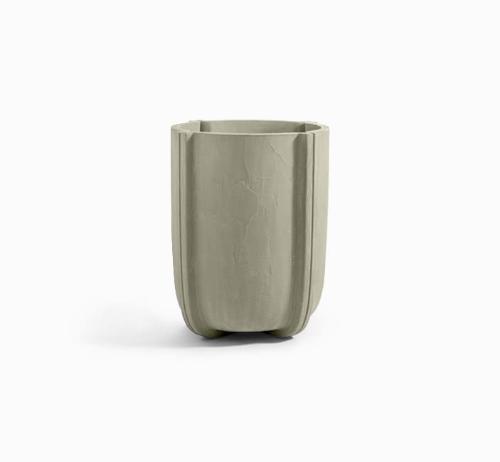 CASSERO Polyethylene planter By Serralunga | design Patricia Urquiola