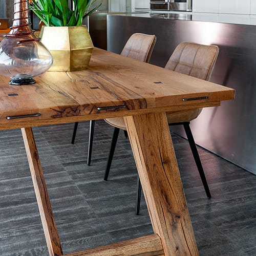 Solid wood dining table CASTLE By Devina Nais