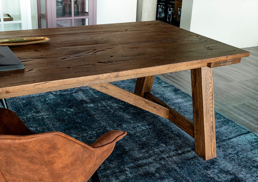 Solid wood dining table CASTLE By Devina Nais