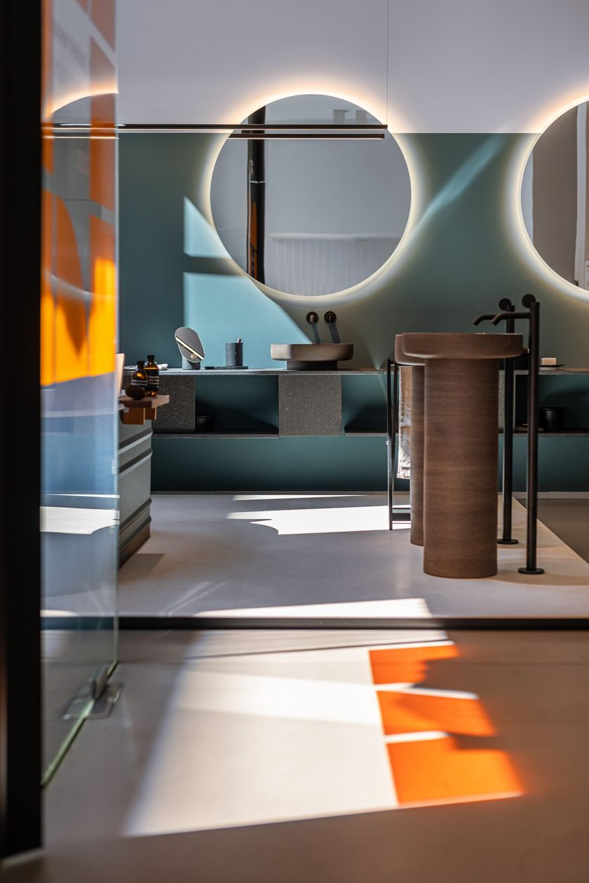 CENOTE A COLONNA Freestanding round clay washbasin By Agape | design ...