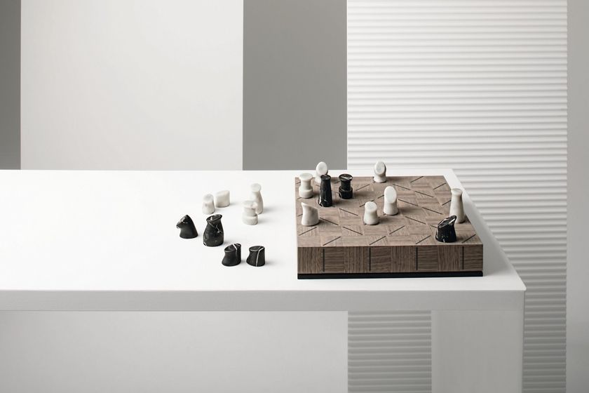 Walnut game CHECK-MATE By Giorgetti