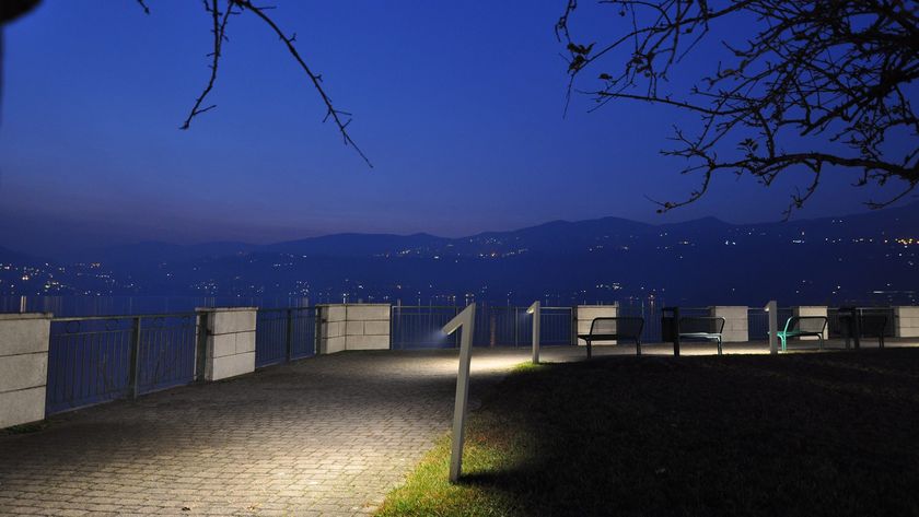 CHILONE | Bollard light By Artemide design Ernesto Gismondi