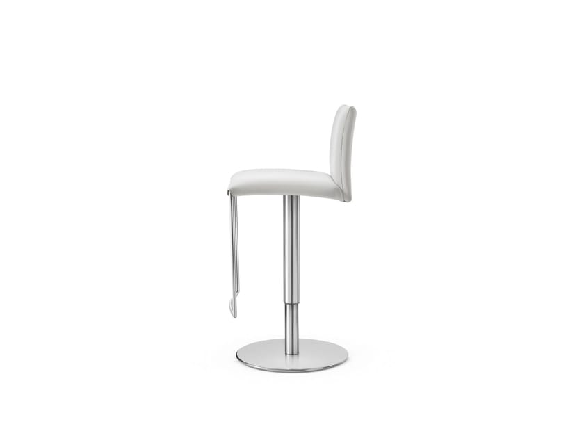 CINDY | Height-adjustable stool By EFORMA