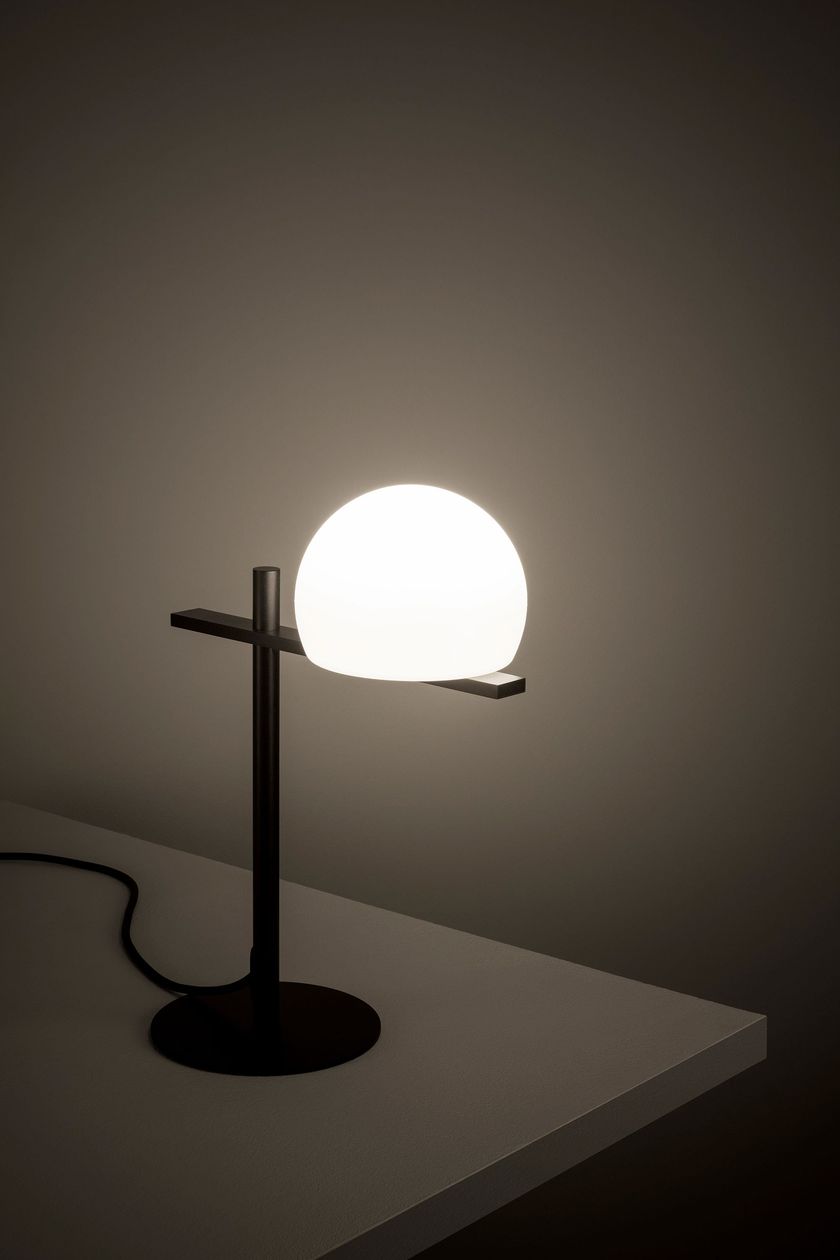 CIRC | Table lamp By Estiluz