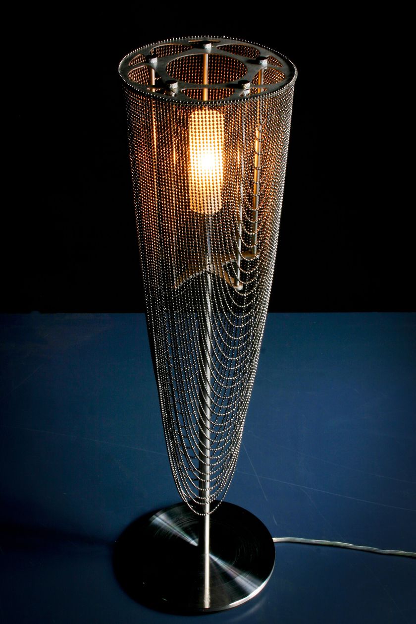 CIRCULAR POD | Table lamp By Willowlamp design Adam Hoets