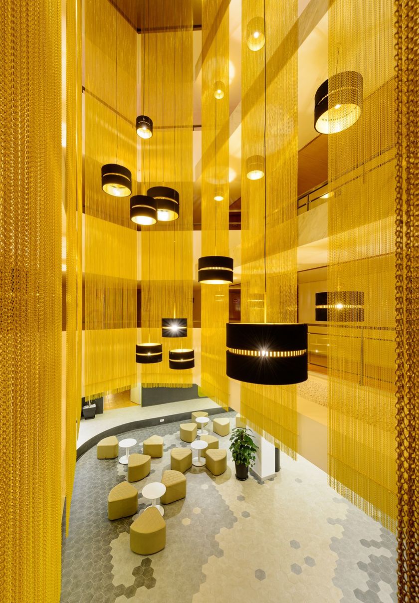 CLADDING APARTHOTEL CHAIN CASCADE Aluminium chain cladding By Kriskadecor