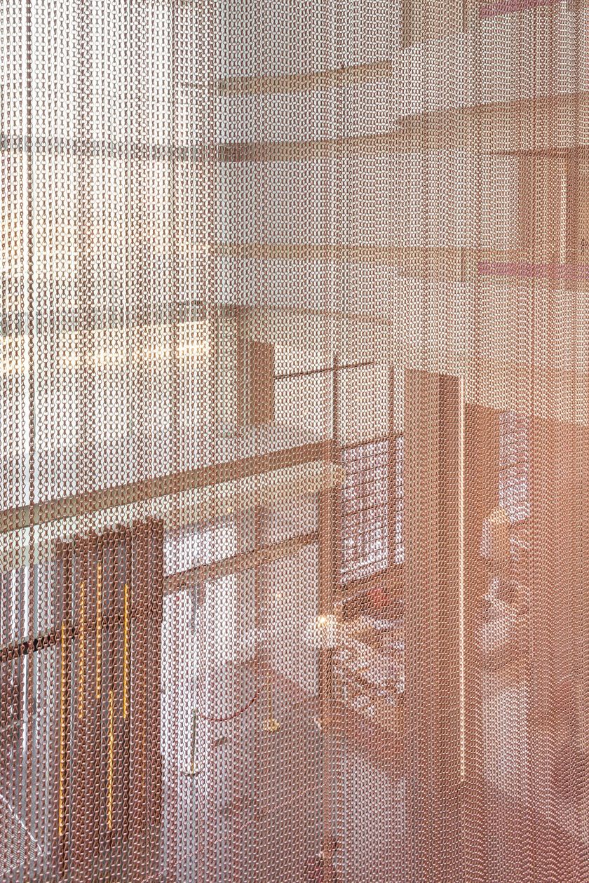 Aluminium chain cladding CLADDING AUDITORIUM By Kriskadecor