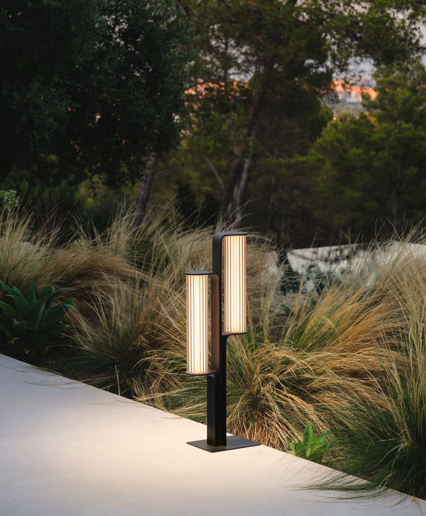 CLASS LED glass and aluminium bollard light By Vibia | design Sebastian ...