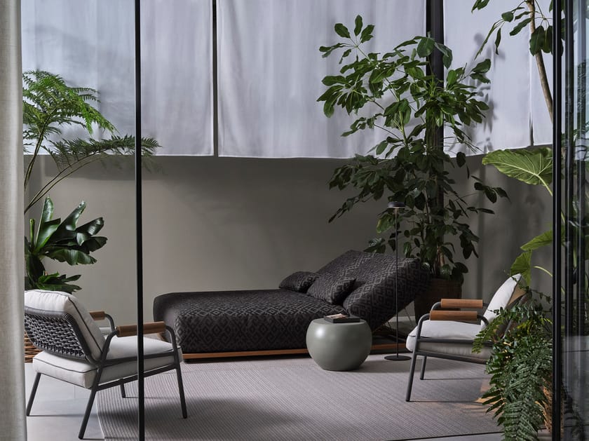 CLAUD OPEN AIR 花园床 By Meridiani | design Andrea Parisio