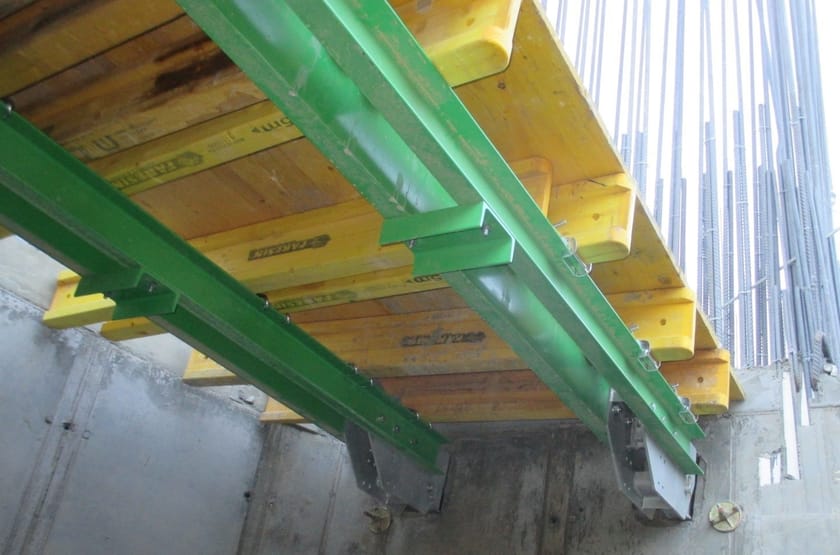Tubular structure and scaffolding CLIMBING PLATFORMS By Faresin Formwork