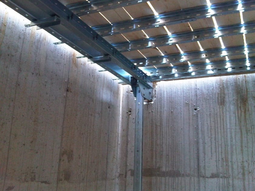 Tubular structure and scaffolding CLIMBING PLATFORMS By Faresin Formwork