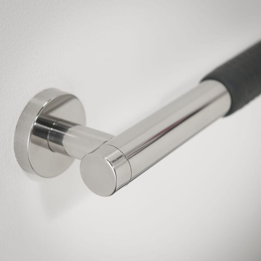 COMFORT & SAFETY Fixed metal shower grab bar By Geesa