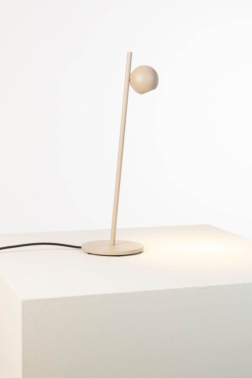 COMPASS M-4077 Table lamp By Estiluz | design Nahtrang