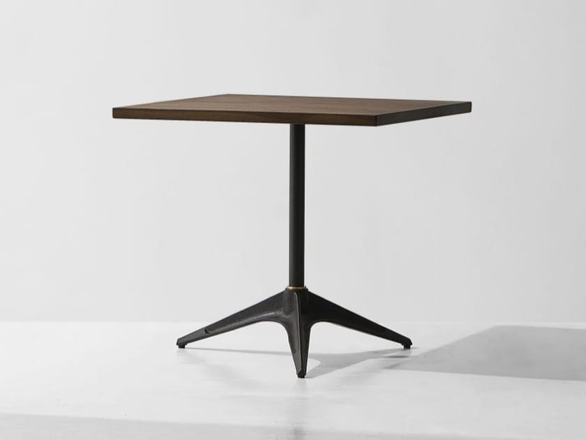 COMPASS | Table carrée By District Eight
