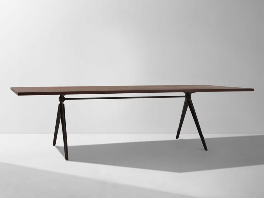 COMPASS | Table rectangulaire By District Eight