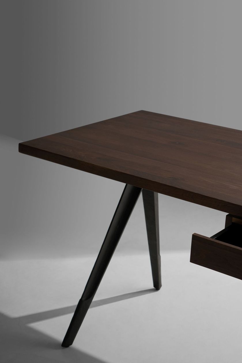 COMPASS | Writing desk with drawers By District Eight