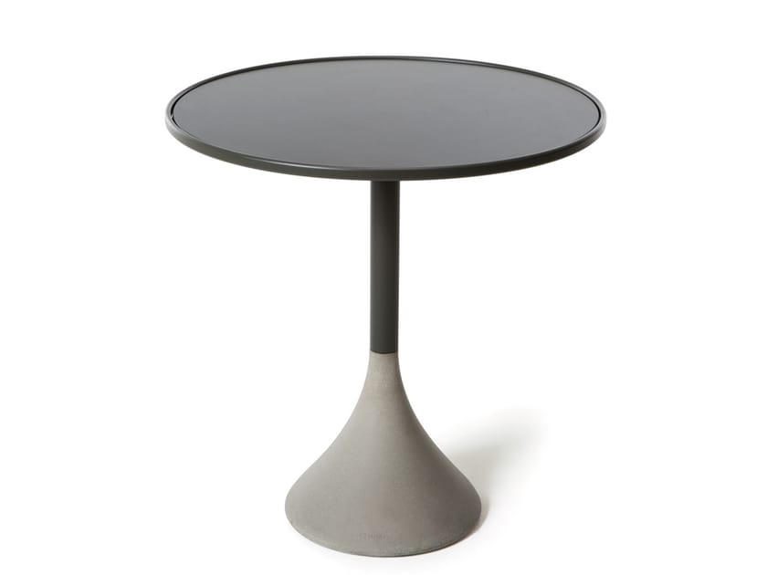 CONCRETO Round teak garden table By Ethimo | design Luca Nichetto