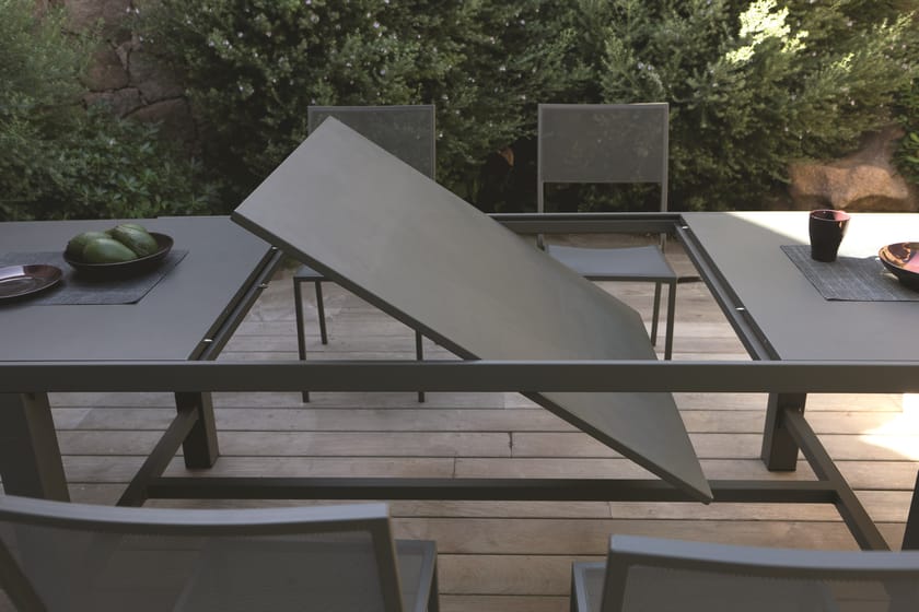 CONRAD Extending rectangular iron table By Unopiù