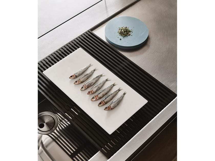 CONVIVIUM Kitchen with island By Arclinea | design Antonio Citterio