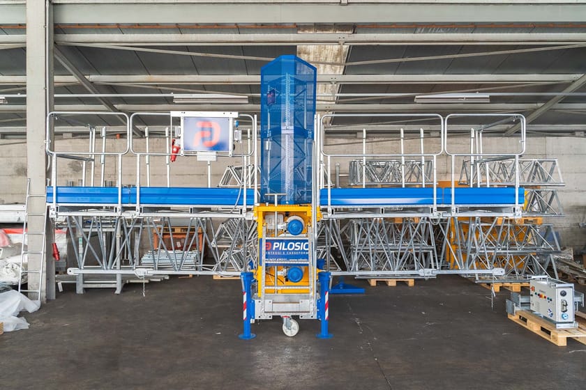 COSMOS Self-raising and electric scaffolding By Pilosio