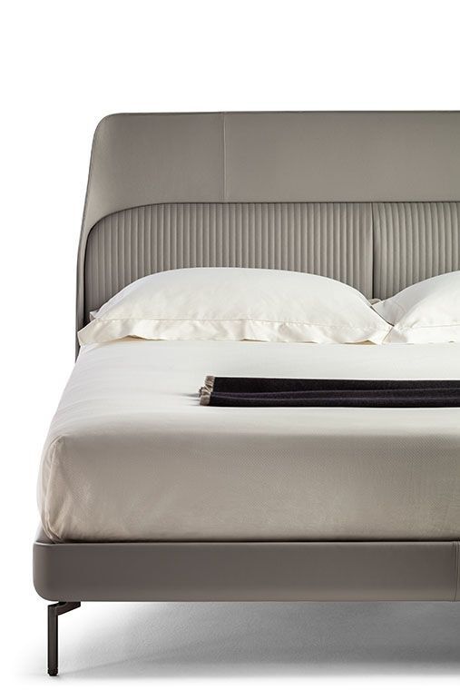 COUPÈ DE LUXE Bed By Poltrona Frau | design GamFratesi