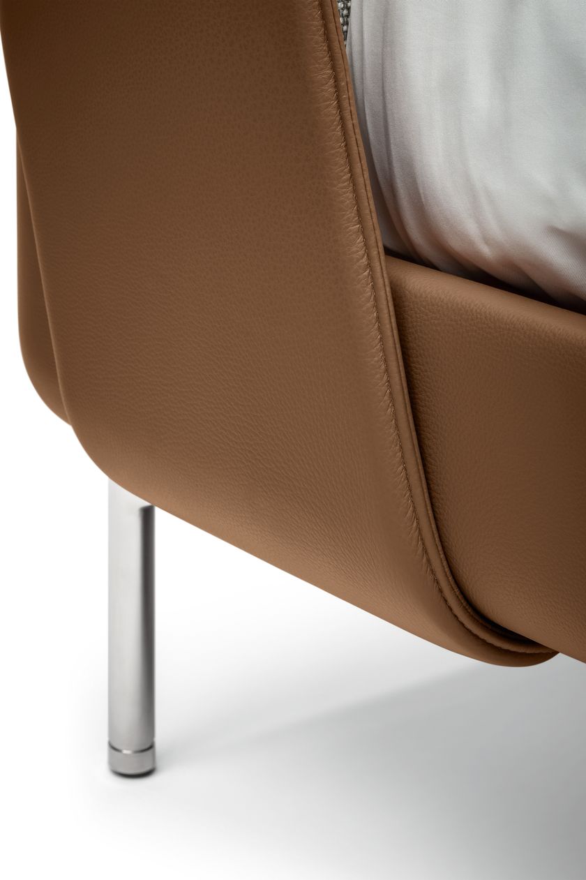 COUPÉ Bed By Poltrona Frau | design GamFratesi