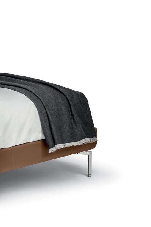 COUPÉ Bed By Poltrona Frau | design GamFratesi