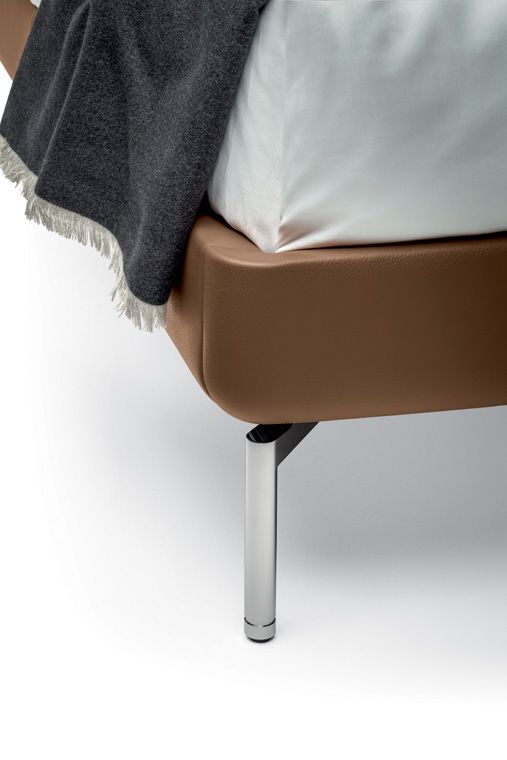 COUPÉ Bed By Poltrona Frau | design GamFratesi