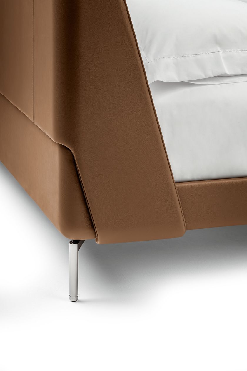 COUPÉ Bed By Poltrona Frau | design GamFratesi