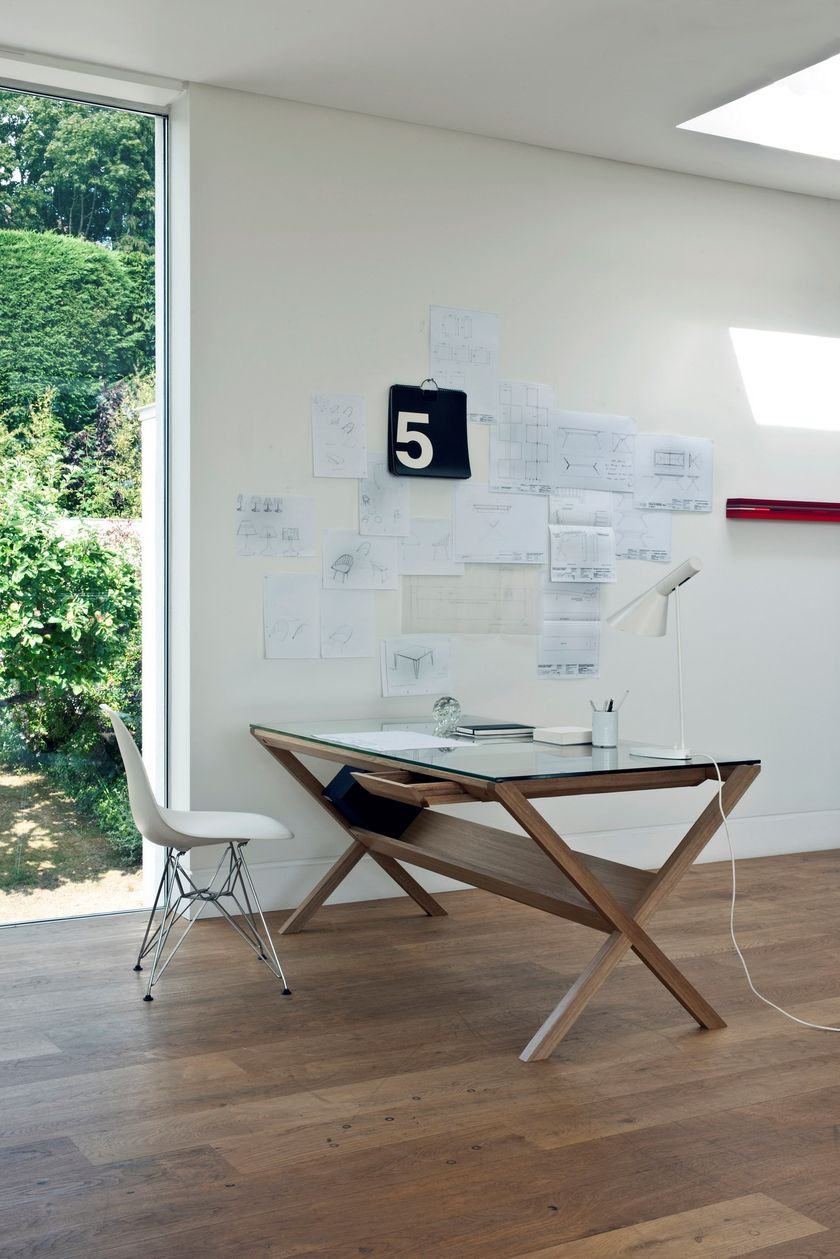 COVET Writing desk By Case | design Shin Azumi