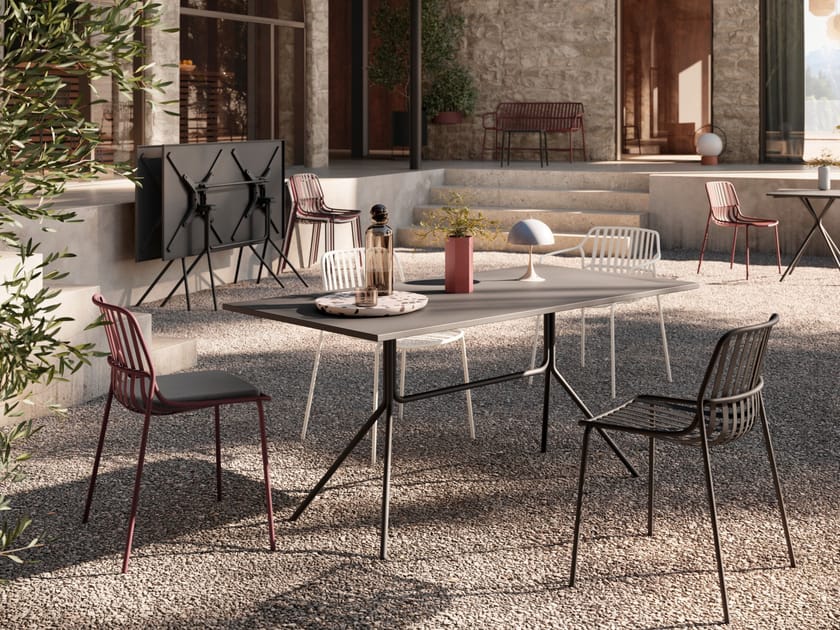 CRONA STEEL Stackable powder coated steel easy chair By Brunner ...