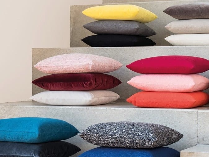 CUSHION SQUARE Solid-color square cushion By Schönbuch | design Apartment 8