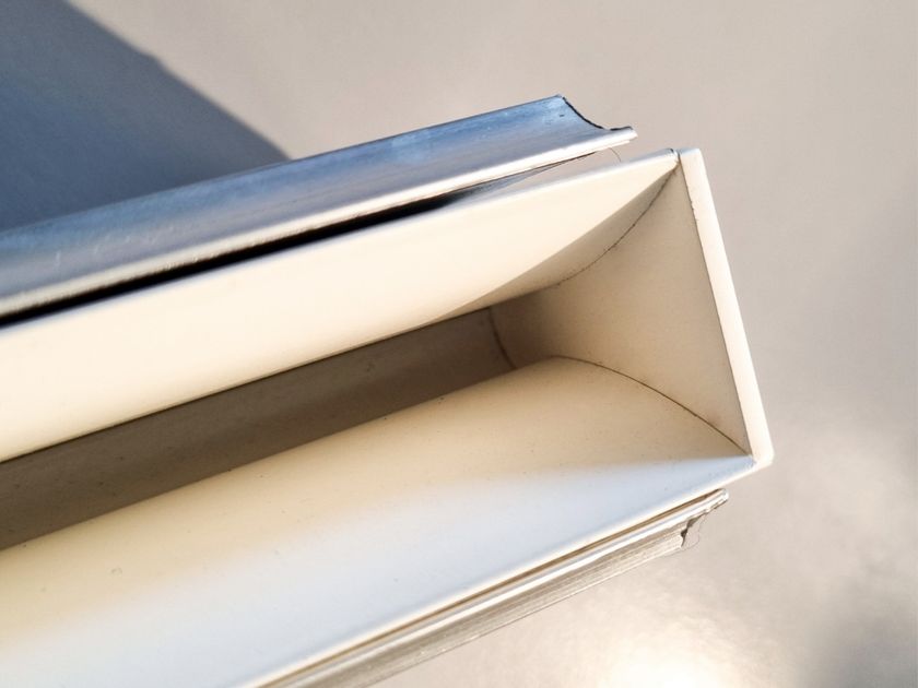 CUT Ceiling mounted aluminium linear lighting profile By LuceControCorrente