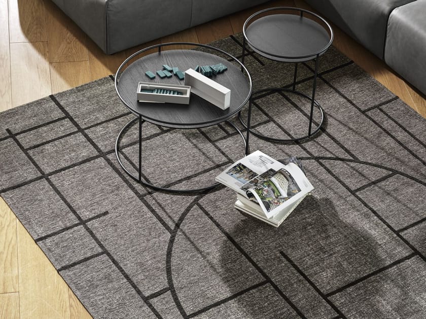 CHINESE Rectangular chenille rug with geometric shapes By Calligaris