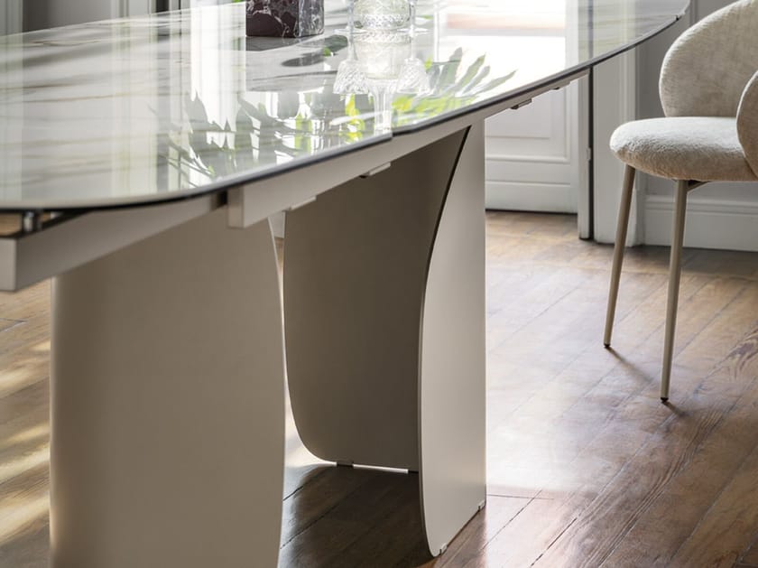 TWINS Extending ceramic table By Calligaris